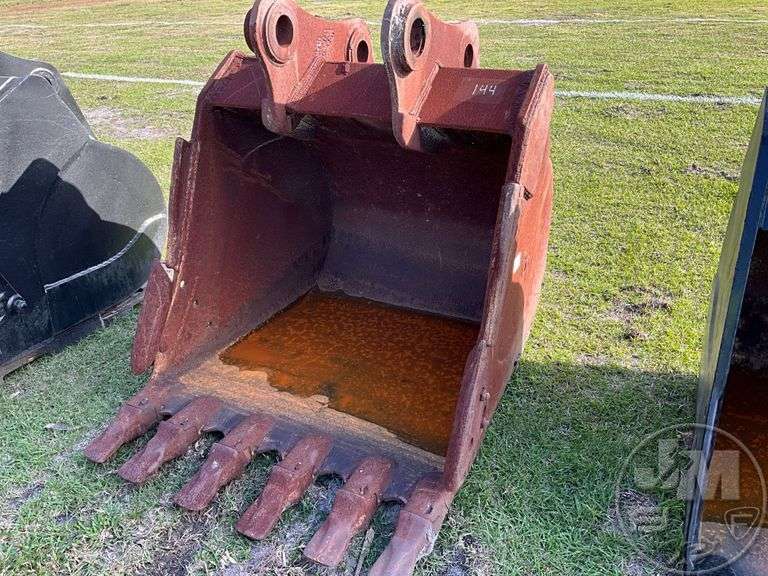 CP VOLVO EC240/EC250/EC260 BUCKET - Jeff Martin Auctioneers, Inc.