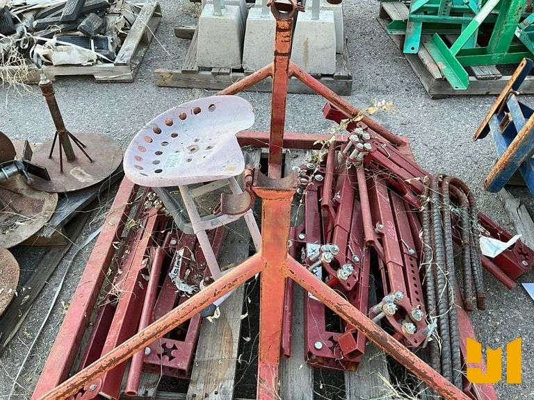 CRATE OF SEAT, REEL, MAXISJAX - Jeff Martin Auctioneers, Inc.