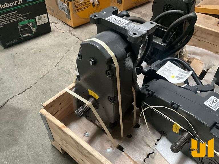 ZULDBERG FRONT MOUNT PTO PART#4286889M98 - Jeff Martin Auctioneers, Inc.