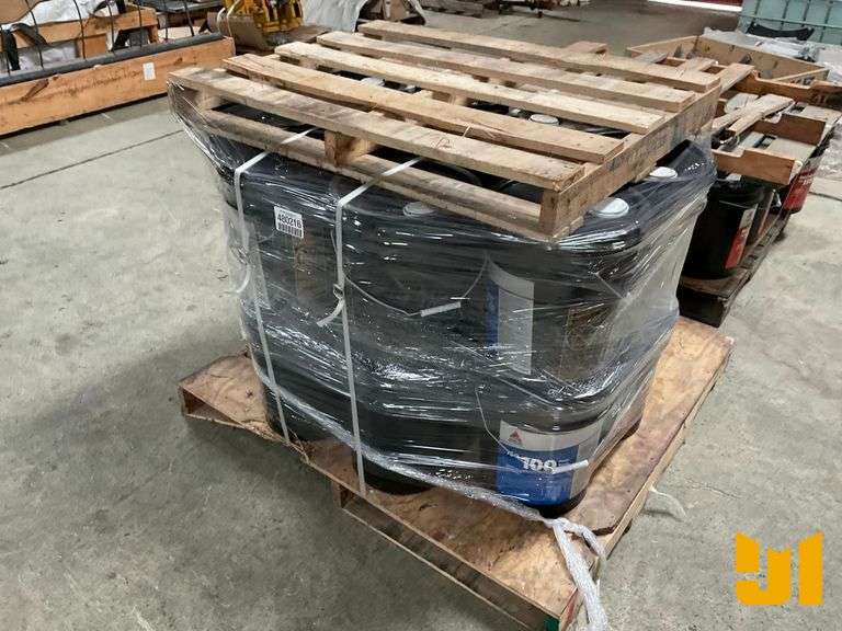 PALLET OF PERMATRAN 821XL SEMI-SYNTHETIC TRANSMISSION AND HYDRAULIC OIL ...