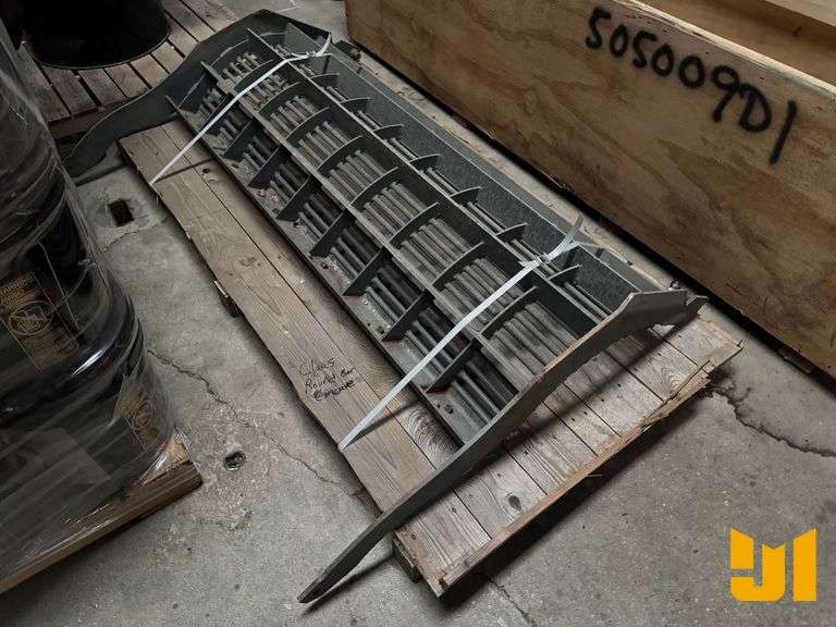 ROUND BAR CONCAVE - Jeff Martin Auctioneers, Inc.