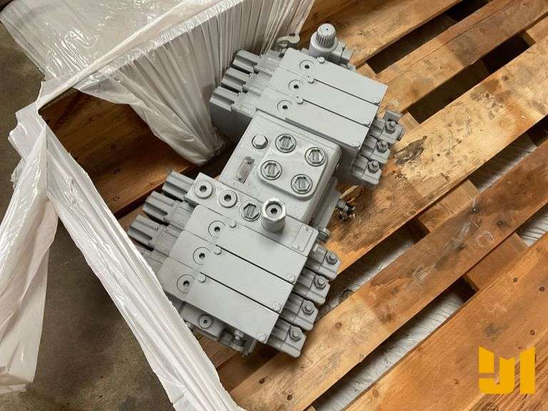 7 SLICE REAR REMOTE BANK - Jeff Martin Auctioneers, Inc.