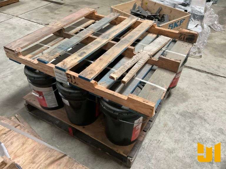 PALLET OF DIESEL ENGINE OIL MULTIGUARD SAE 15W-40 - Jeff Martin ...