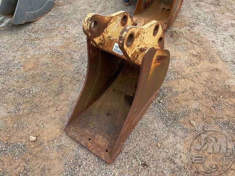 2011 CENTRAL FABRICATORS JD310SG SN: 138233 18” SMOOTH BUCKET - Jeff ...
