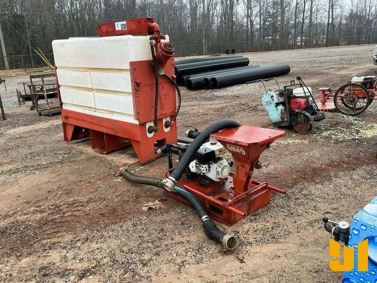 DITCH WITH MM9 400 GAL DITCH WITCH TANK - Jeff Martin Auctioneers, Inc.