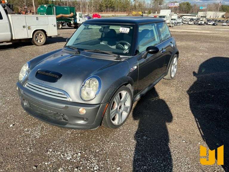 2005 MINI COOPER VIN: WMWRE33585TG99465 CAR - Jeff Martin Auctioneers, Inc.