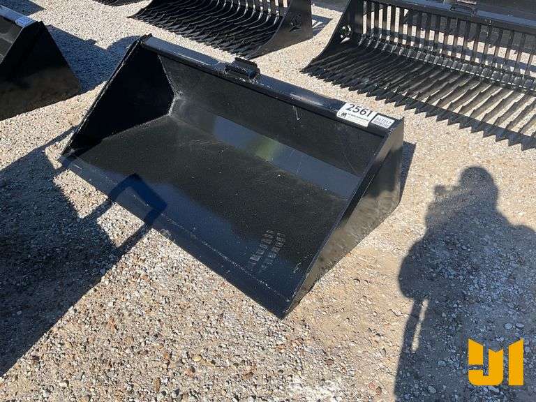 KC SMOOTH BUCKET 66 INCHES - Jeff Martin Auctioneers, Inc.