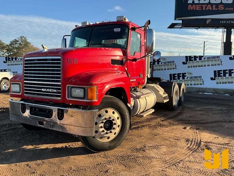 2009 MACK CHU613 (PINNACLE) TANDEM AXLE DAY CAB TRUCK TRACTOR VIN ...