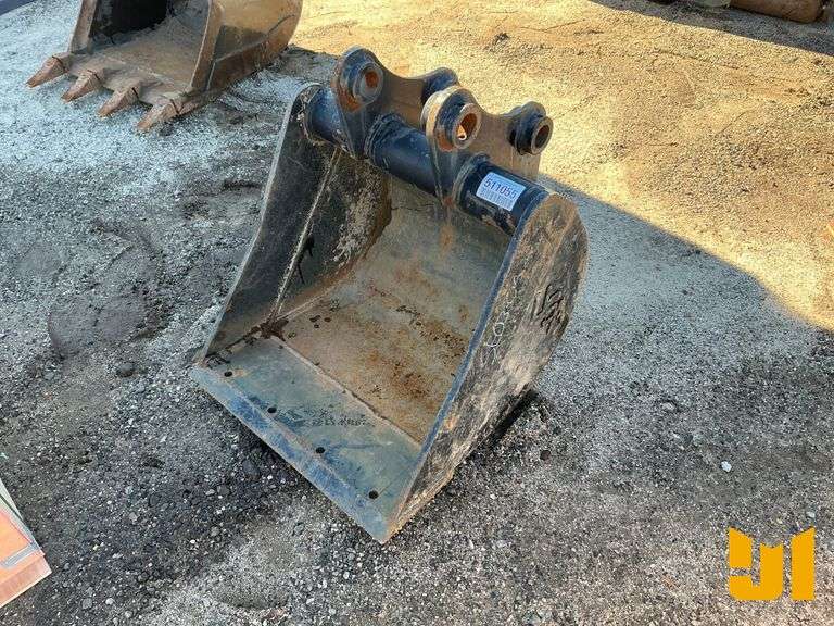 2019 USA ATTACHMENTS SN: SE03-06882 SMOOTH LIP BUCKET - Jeff Martin ...