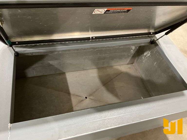 CLUB CAR BEVERAGE COOLER INSERT GOLF CART - Jeff Martin Auctioneers, Inc.