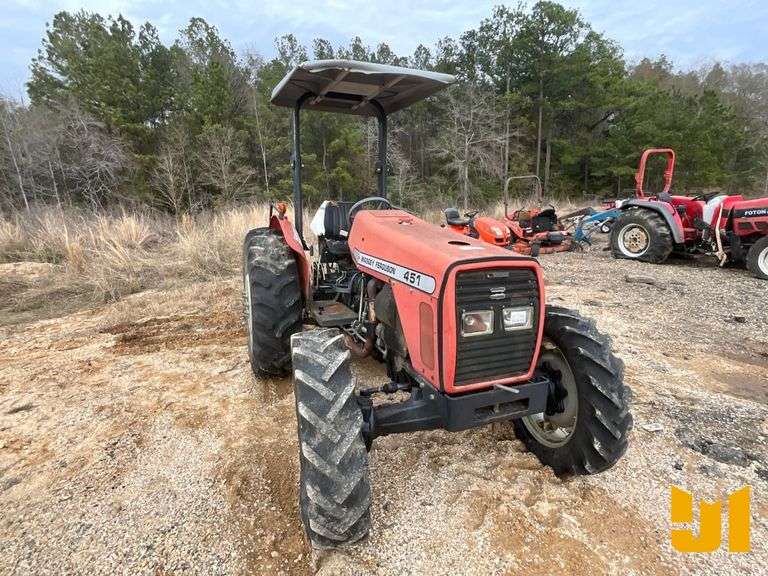 MASSEY FERGUSON 451 SN: 05C001753 TRACTOR - Jeff Martin Auctioneers, Inc.