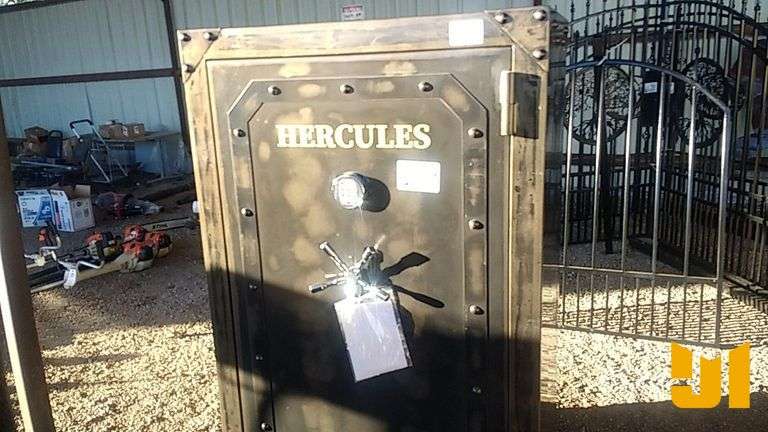 HERCULES GUN SAFE MODEL# FG-594022, SERIAL# C268-202400165 *** DOOR ...