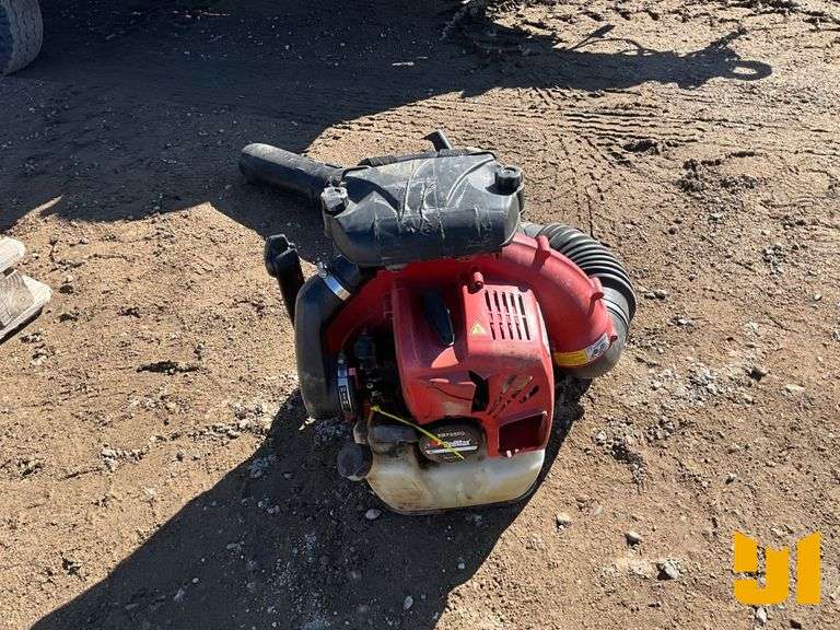 REDMAN EBZ8550 GAS POWERED BACKPACK BLOWER - Jeff Martin Auctioneers, Inc.