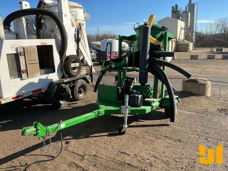 CHRISTIANSON RV24H ROCK VAC RV24H21014 - Jeff Martin Auctioneers, Inc.