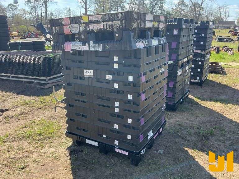 QTY(16) PLASTIC PALLETS - Jeff Martin Auctioneers, Inc.