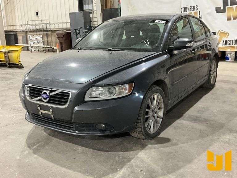 2011 VOLVO S40 VIN: YV1672MS2B2541758 FWD - Jeff Martin Auctioneers, Inc.