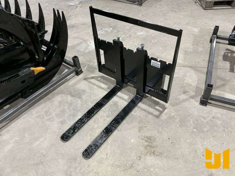 UNUSED 32" MINI FORKS & PLATE - Jeff Martin Auctioneers, Inc.