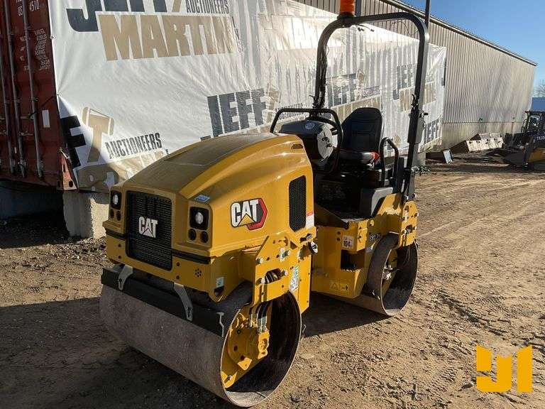 2024 CATERPILLAR CB2.7GC TANDEM VIBRATORY ROLLER SN: BT700463 - Jeff ...