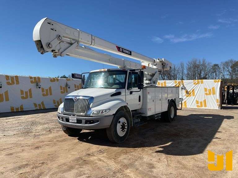 2015 INTERNATIONAL 4300 SBA 4X2 MATERIAL HANDLING BUCKET TRUCK TEREX HI-RANGER 5TC-55 VIN ...