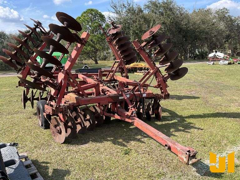 ATHENS DISC HARROW SN: 010005 - Jeff Martin Auctioneers, Inc.