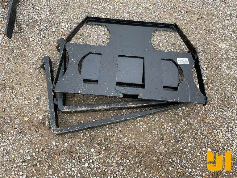 UNUSED KC 36" MINI UNIVERSAL FORK FRAME - Jeff Martin Auctioneers, Inc.