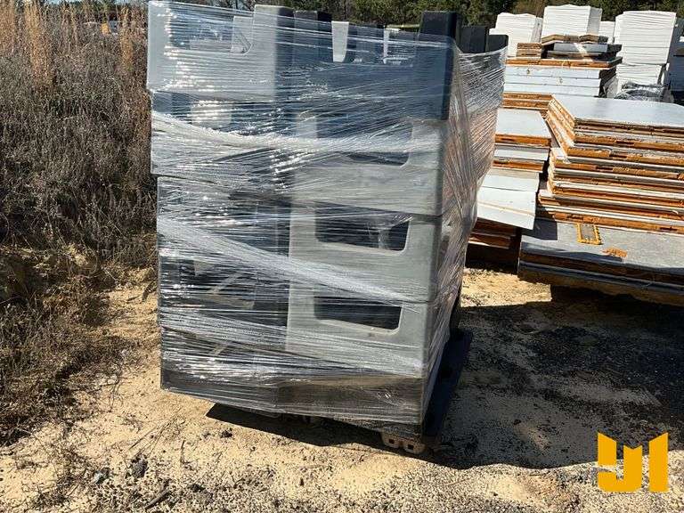 PALLET OF POLLY DUNAGE RACKS - Jeff Martin Auctioneers, Inc.