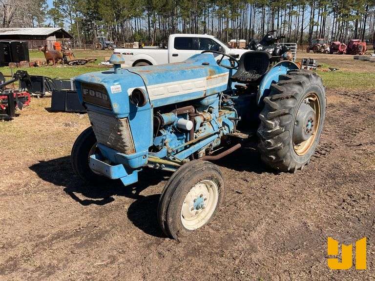 1968 FORD 3000 TRACTOR SN: C1524476K5 - Jeff Martin Auctioneers, Inc.