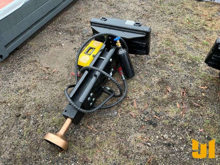 UNUSED 2025 GIYI GY-D45 MINI SKID STEER POST DRIVER 24 INCHES - Jeff ...