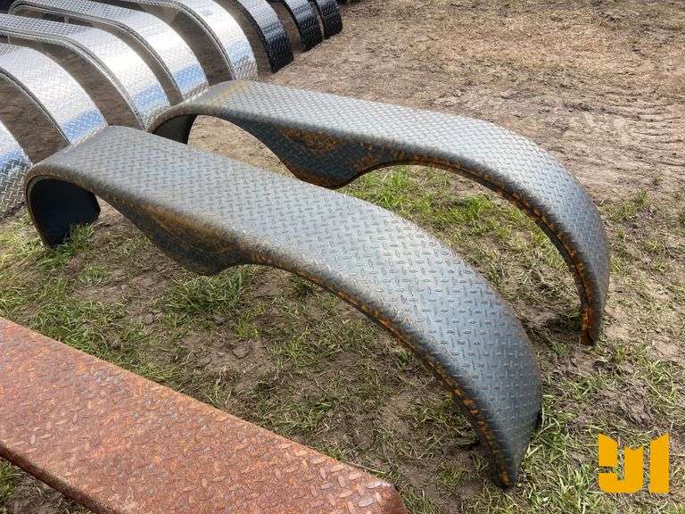 QTY(4) FENDERS - Jeff Martin Auctioneers, Inc.