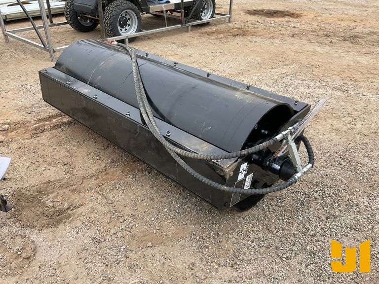 GIYI GY-VR59 VIBRATORY ROLLER SN: GYD-YLUJ 241125 59 INCHES - Jeff Martin Auctioneers, Inc.