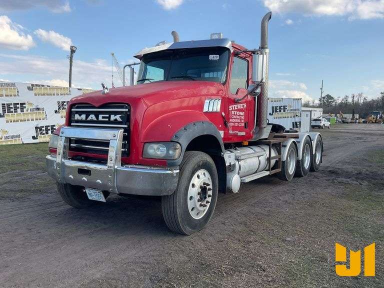 2009 MACK GU (GRANITE) TRI AXLE DAY CAB TRUCK TRACTOR VIN ...