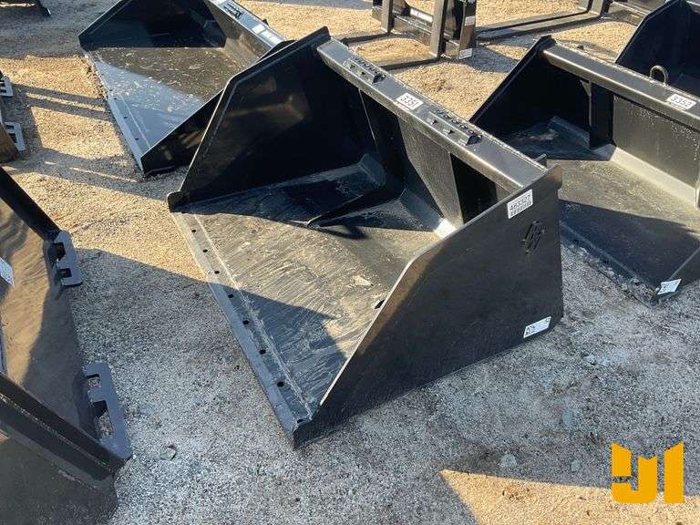 BLUE DIAMOND ATTACHMENTS SNOW & MULCH BUCKET 52 INCH SN: 165271 - Jeff ...