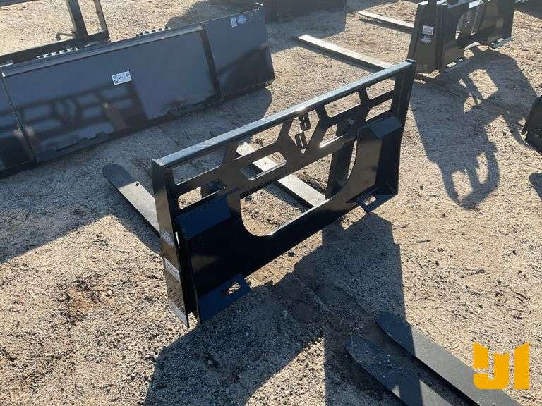 BLUE DIAMOND ATTACHMENTS PALLET FORKS INCH SN: 177540 - Jeff Martin ...