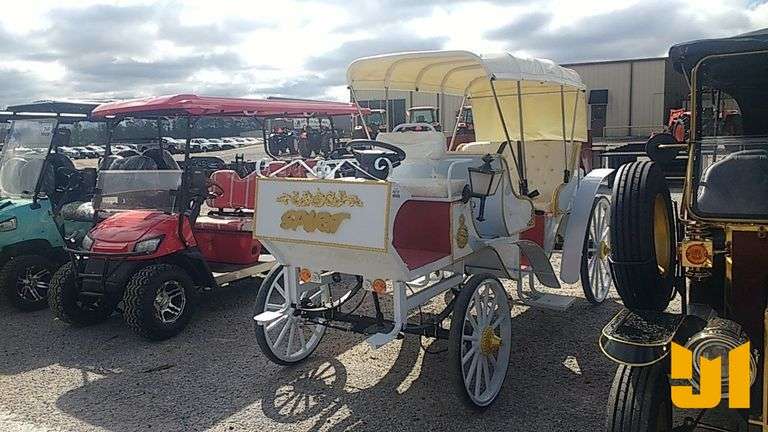 SPIRIT ELECTRIC HORSE CARRIAGE GOLF CART - Jeff Martin Auctioneers, Inc.