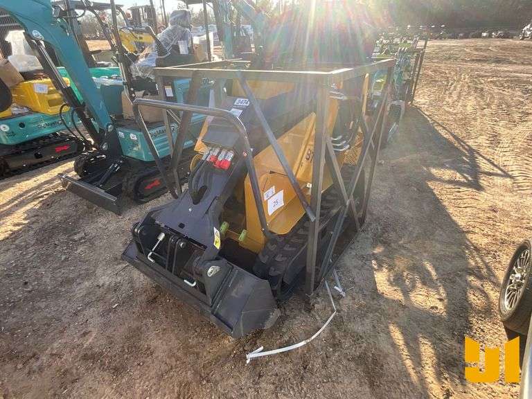 UNUSED BISON TEK BT 360 MULTI TERRAIN LOADER SN: MP24092903027 - Jeff ...