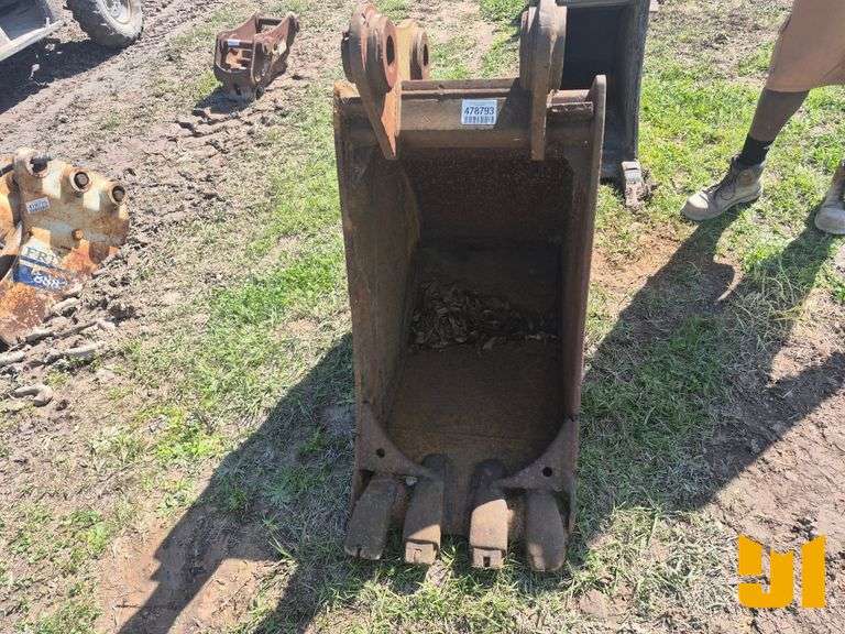 CP EXCAVATOR BUCKET W/TEETH - Jeff Martin Auctioneers, Inc.