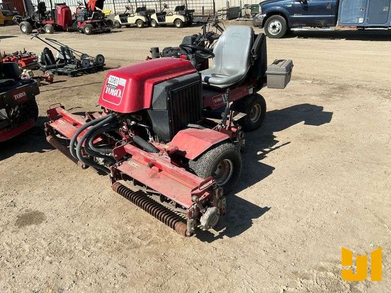 TORO 2000D GREENS REEL MOWER SN: 250000113 - Jeff Martin Auctioneers, Inc.