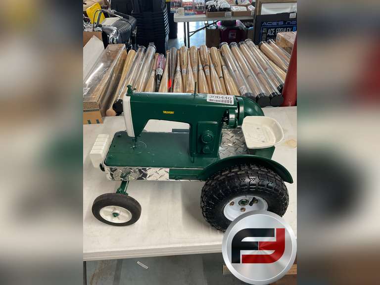 OLIVER TRACTOR SEWING MACHINE - Freije & Freije Auctioneers