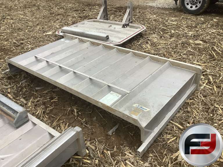 FLATBED TRAILER HEADACHE RACK WITH CHAIN HOLDER - Freije & Freije ...