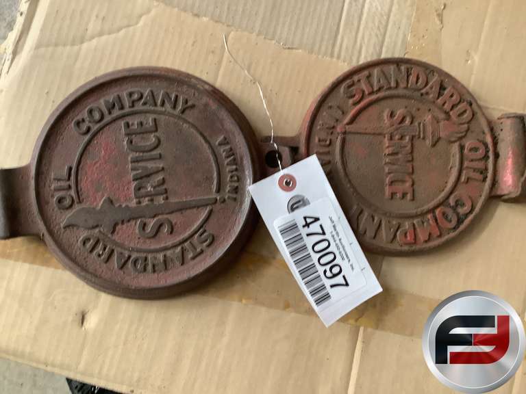 2 LUBESTER LIDS STANDARD OIL - Freije & Freije Auctioneers