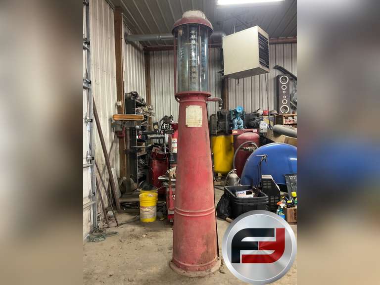 VISIBLE GAS PUMP - Freije & Freije Auctioneers