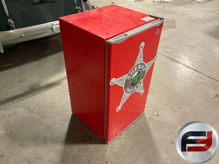 IGLOO MINI FRIDGE, RED, SHERIFF MAGNET, ***CONDITION UNKNOWN ...