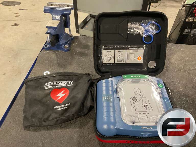 PHILIPS HEARTSTART DEFIBRILLATOR, AVON C50 GAS MASK - Freije & Freije ...