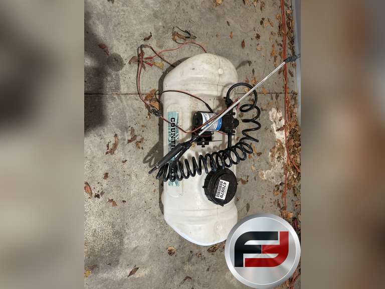 COUNTRY WAY ELECTRIC SPRAYER - Freije & Freije Auctioneers