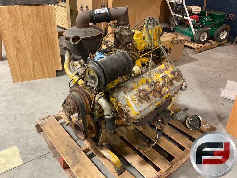 CHRYSLER INDUSTRIAL HEMI COMPLETE ENGINE - Freije & Freije Auctioneers
