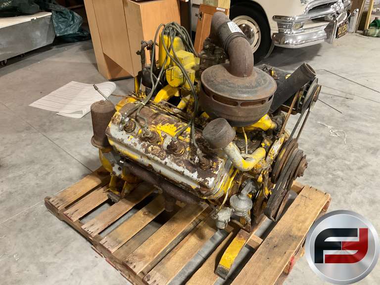 CHRYSLER INDUSTRIAL HEMI COMPLETE ENGINE - Freije & Freije Auctioneers