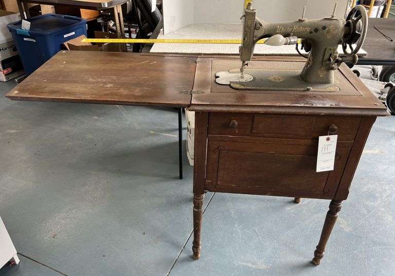 White Rotary Sewing Machine & Cabinet - Kessler Auction & Realty Co., INC.