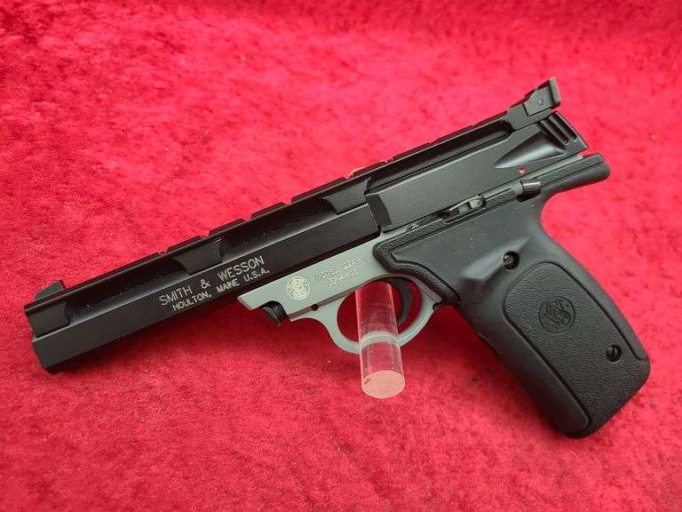 Smith & Wesson Model 22A-1 22 cal Target pistol - Kramer Auction LLC