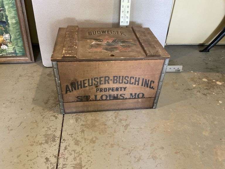 Anheuser Busch beer box - Legacy Auction Company