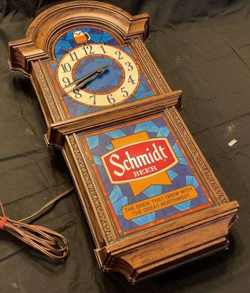 Lighted Schmidt beer clock - Legacy Auction Company